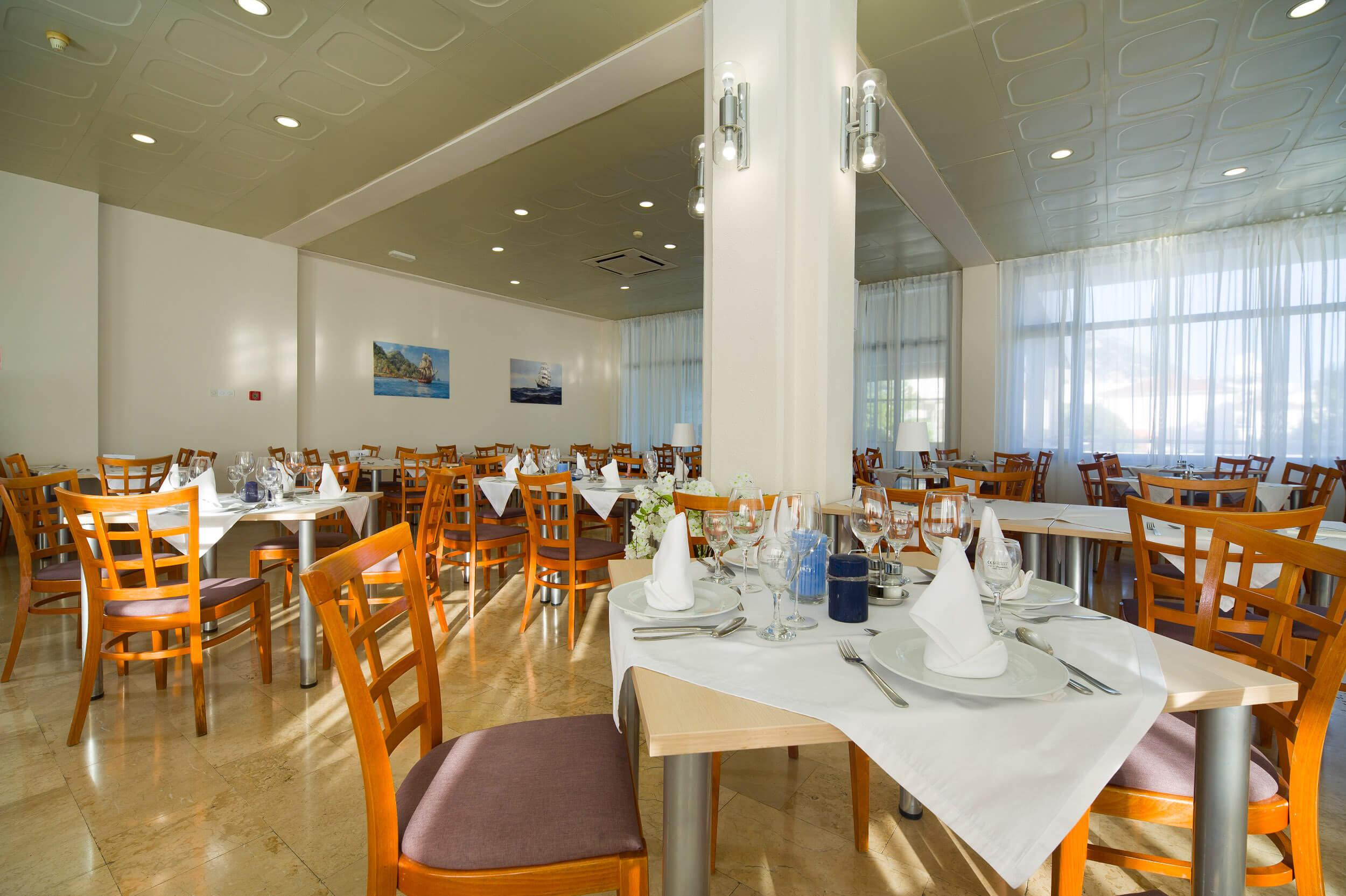 Restorani I Barovi U Hotelu Labineca | Hoteli Jadran